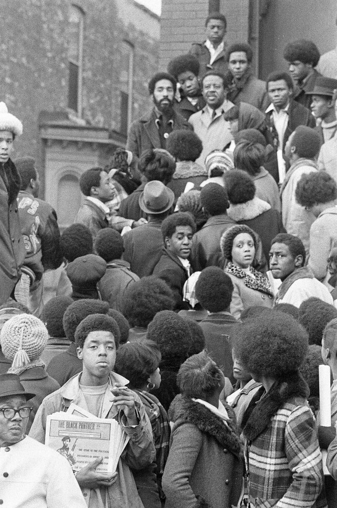 Chicago History Museum Images - Ralph Abernathy tours the apartment ...