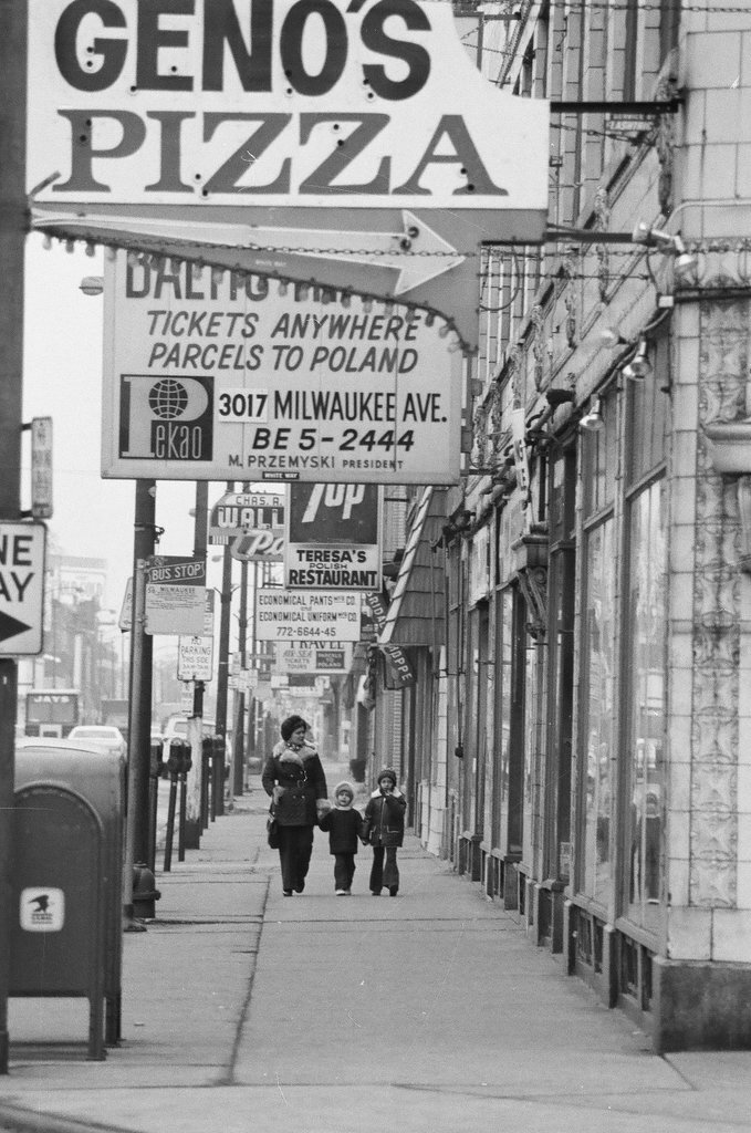 Chicago History Museum Images - People in Avondale neighborhood